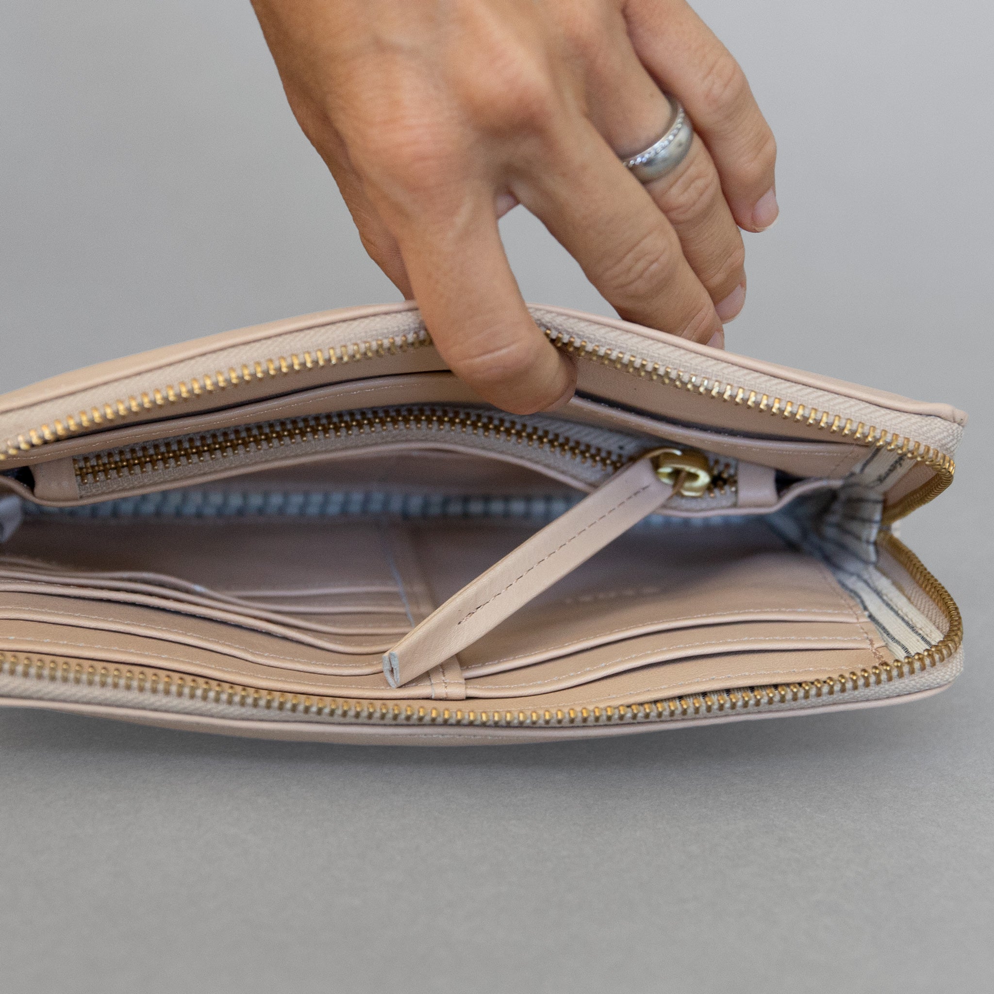 CLHEI Leather Pouch Wallet